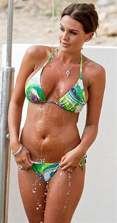 Itsy Bikini: Danielle Lloyd