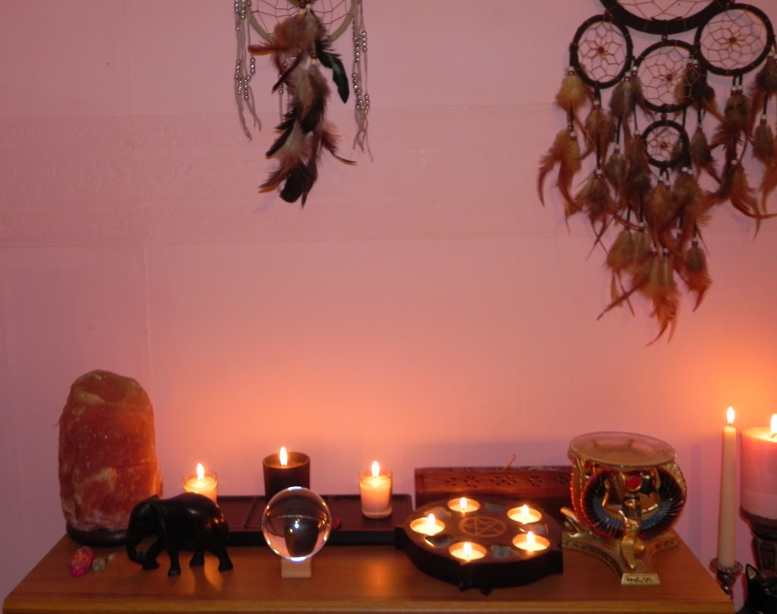 The Wiccan Altar - pendencrystals