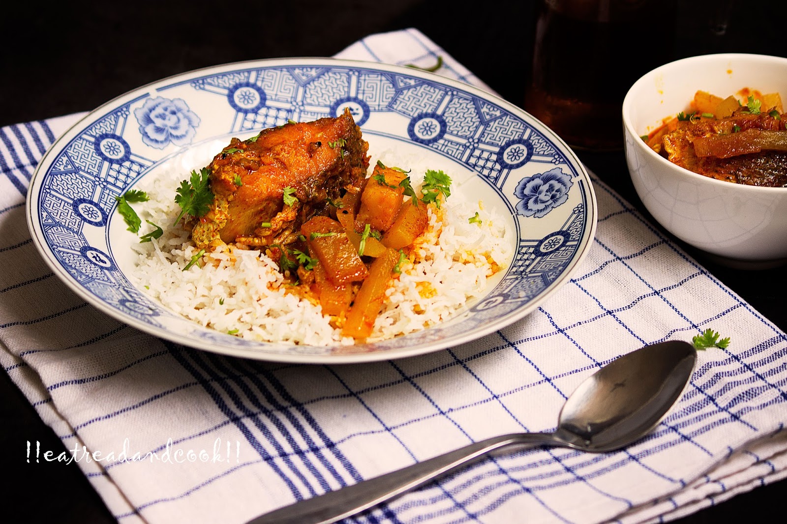 Mulo Diye Macher Jhol / Bengali Fish Curry with Radish