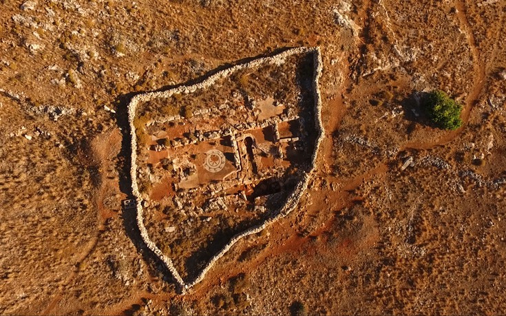 Το επιβλητικό Ακρωτήριο Ταίναρο - Ο τόπος που ήταν το πέρασμα για τον ...