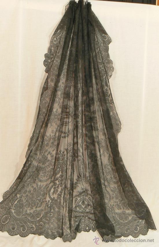 Araceli Rego: De lo humano a lo Divino: LA MANTILLA ESPAÑOLA SU ...