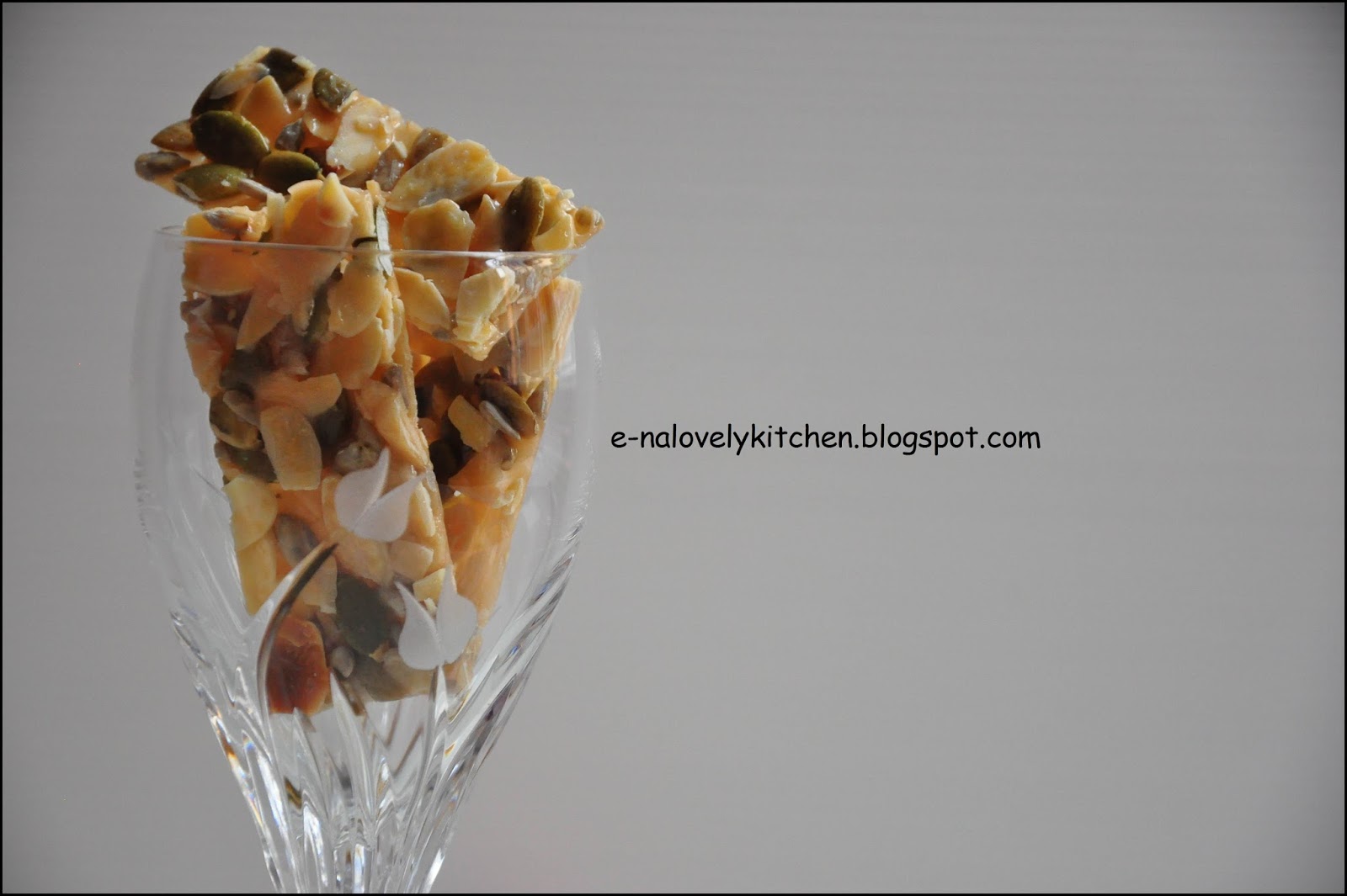 E-NA LOVELY KITCHEN ^_^: BEPANG BADAM / FLORENTINE COOKIES/ ALMOND ...