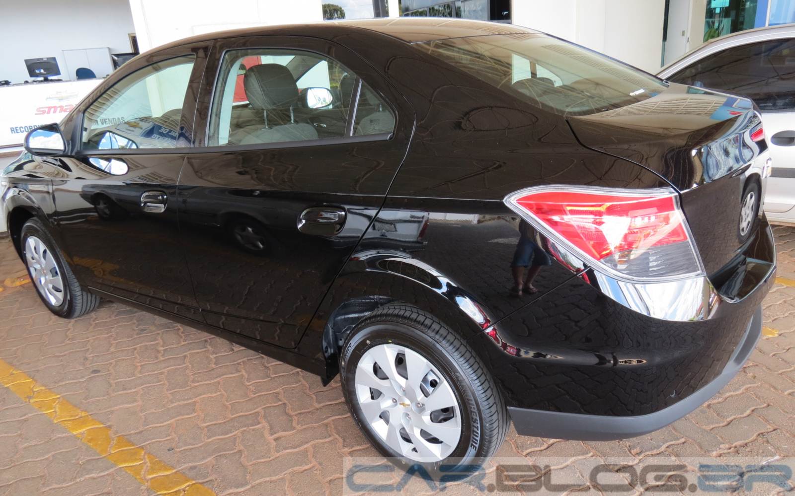 Novo Prisma 2013 LT 1.4 - fotos, preço, consumo e especificações ...