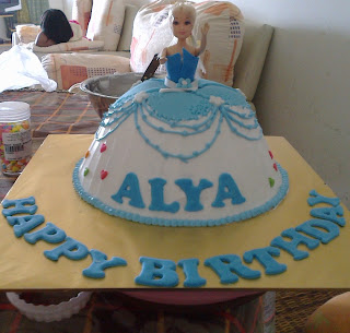 The Cake Fairy: Happy Birthday Princess Alya