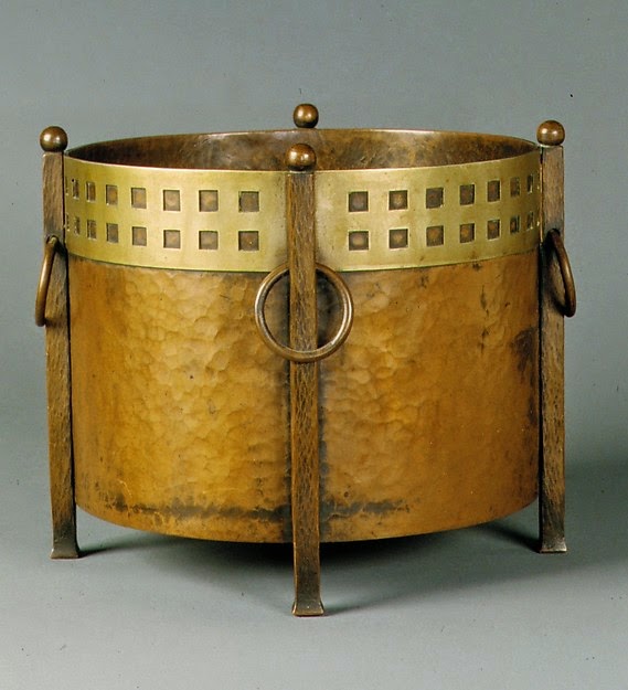 American studio crafts: Handwork(furniture) and Pottery