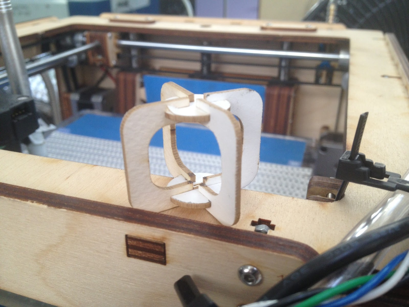 TheDailyMake: Interlocking Wood