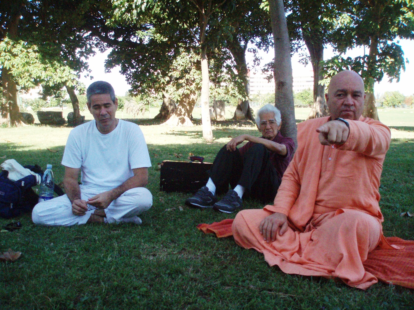 Dandavat pranams - All glories to Srila Prabhupada: Mucukunda das, AU ...