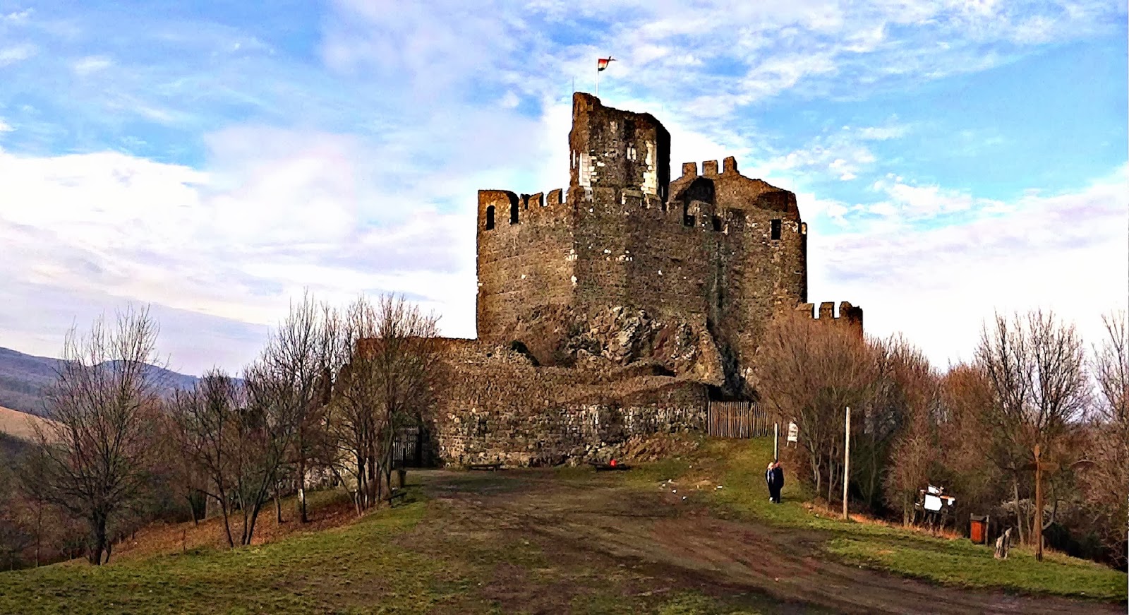 Travelblogger: Városlátogatások: Hollókő vára