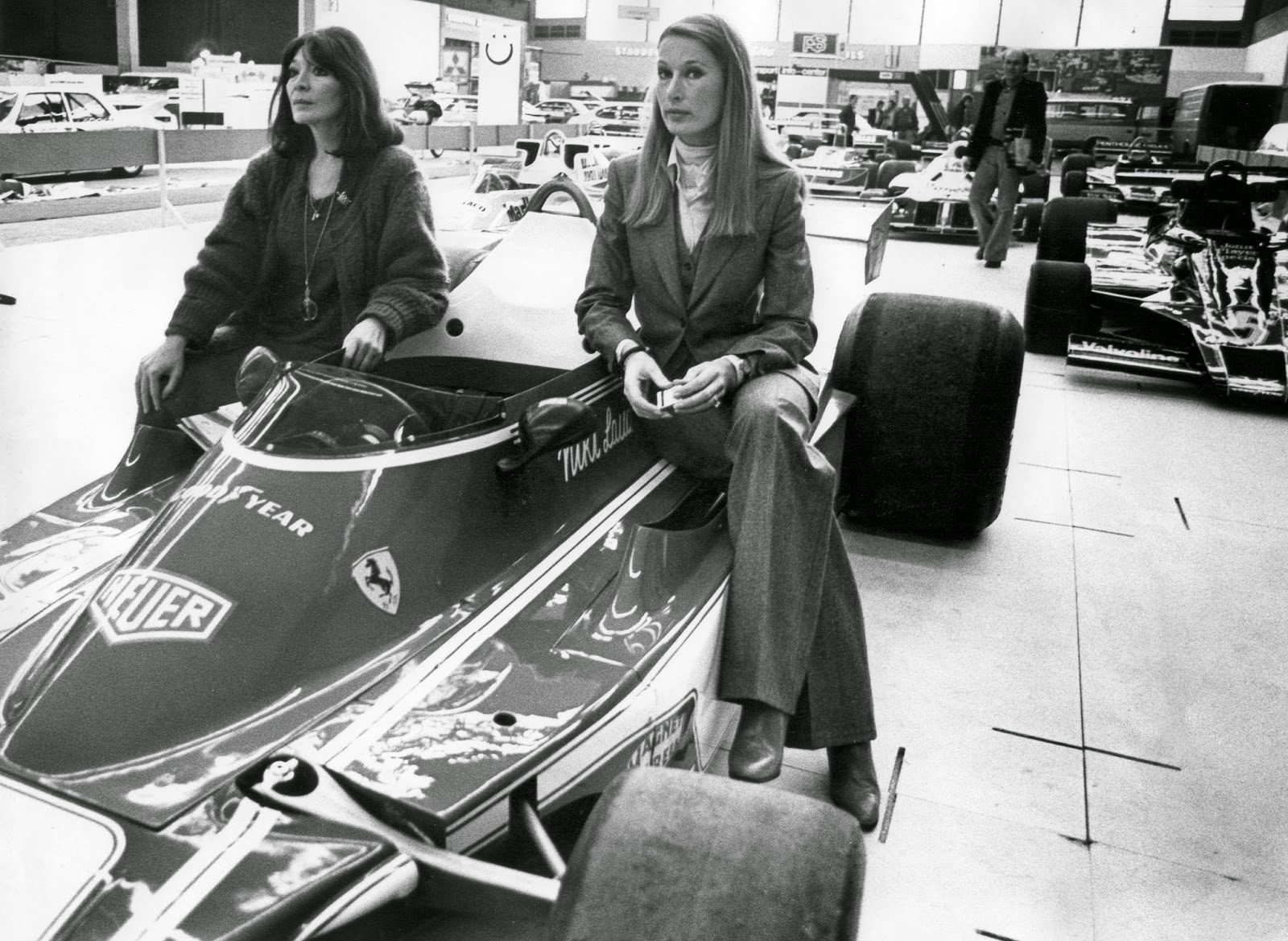 MUJERES CON ESTILO UNICO: NINA RINDT - POLE POSITION
