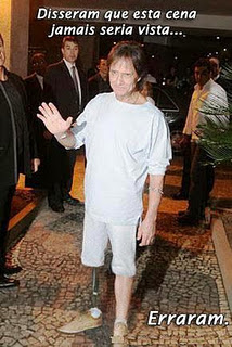 Euzebio Medeiros: Roberto Carlos mostra sua perna mecânica