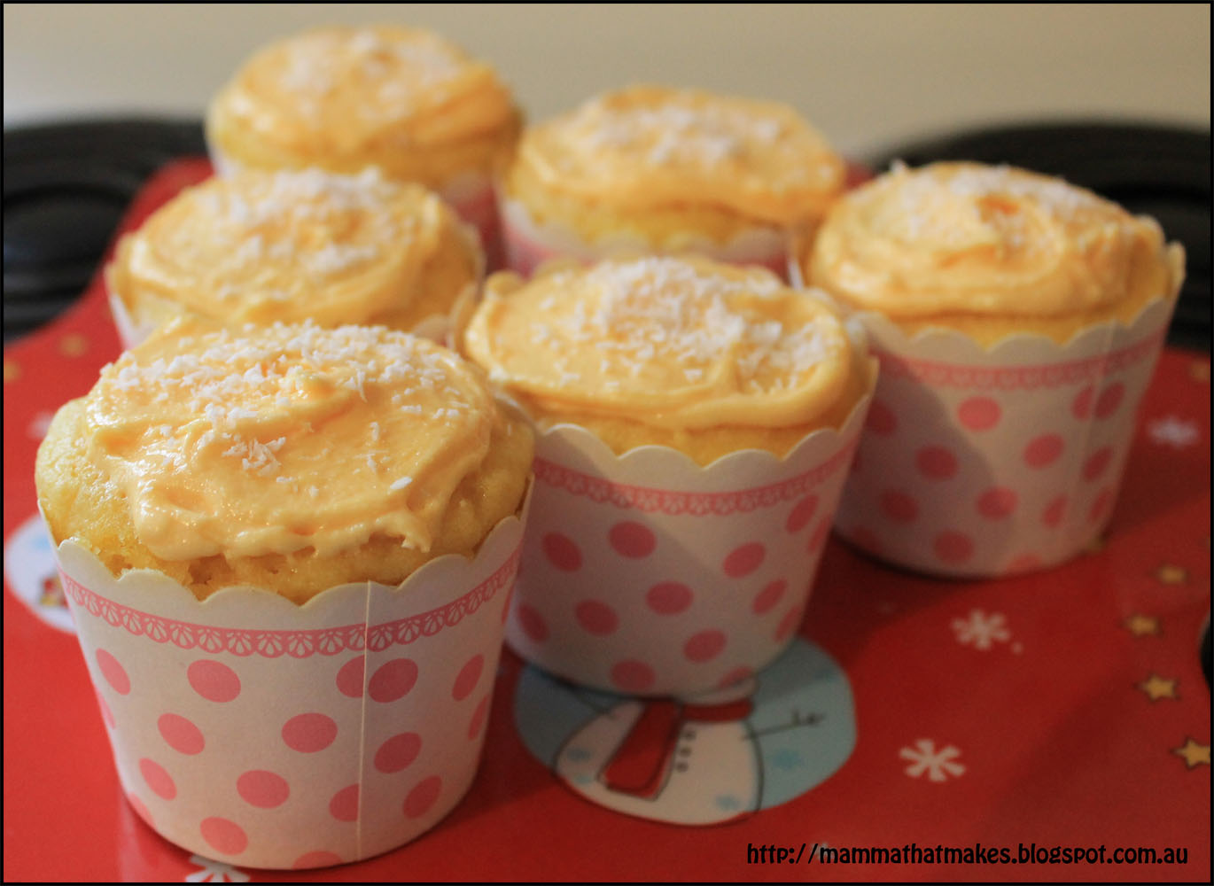 Mamma That Makes: Recipe - Packet mix to tropical cupcakes
