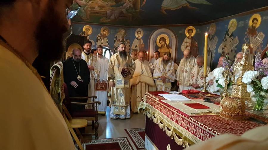 ΝΤΡΟΠΗ! ΟΙ ΣΕΡΒΟΙ ΙΕΡΑΡΧΕΣ, ΔΕΜΕΝΟΙ ΣΤΟ ΑΡΜΑ ΤΗΣ ΑΛΑΖΟΝΟΣ ΜΟΣΧΑΣ ...