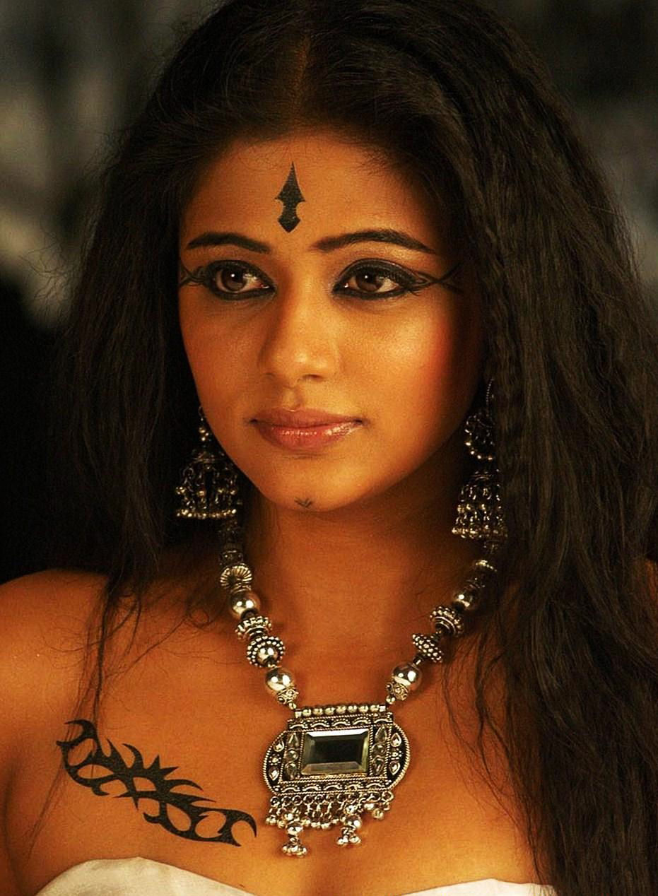 Pushparaj: South Indian Dusky Actress Priyamani