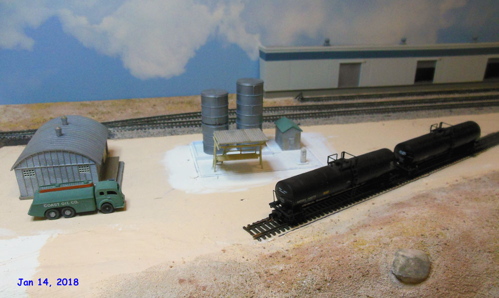 Tracks across Nevada: Reuniting a Walthers Interstate Fuel & Oil kit
