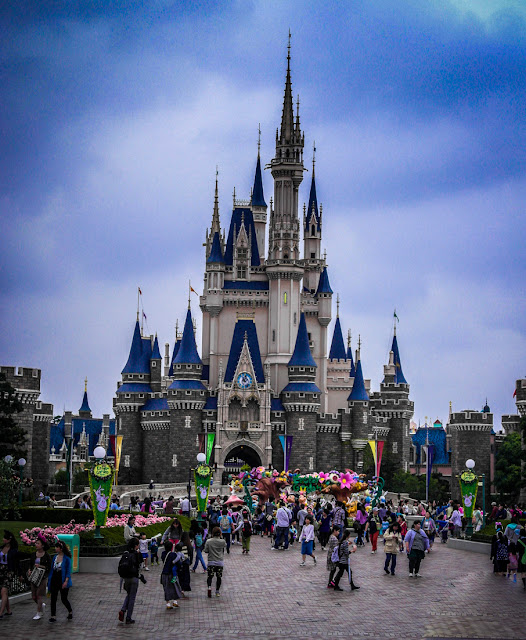 Photographing Disney: Cinderella's Castle in Tokyo.