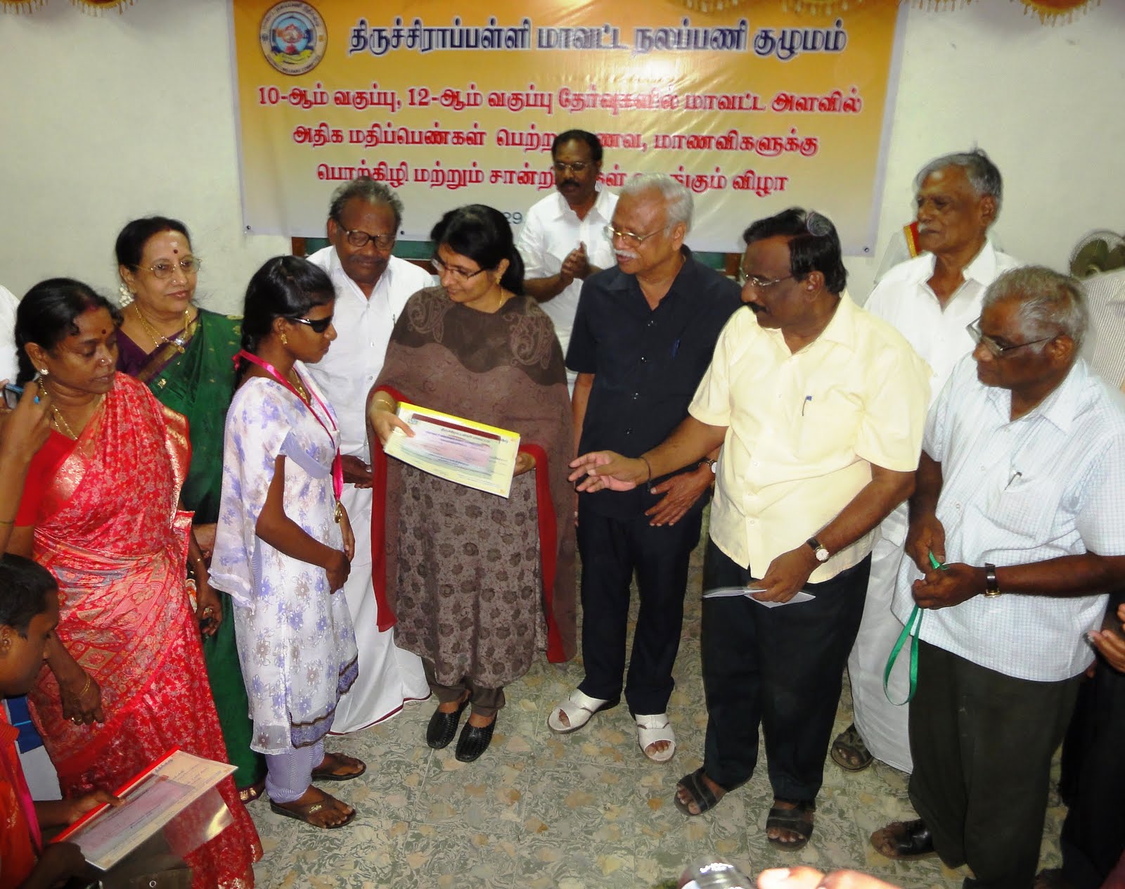 Viluthugal News: District toppers honoured “Self-discipline is the key ...