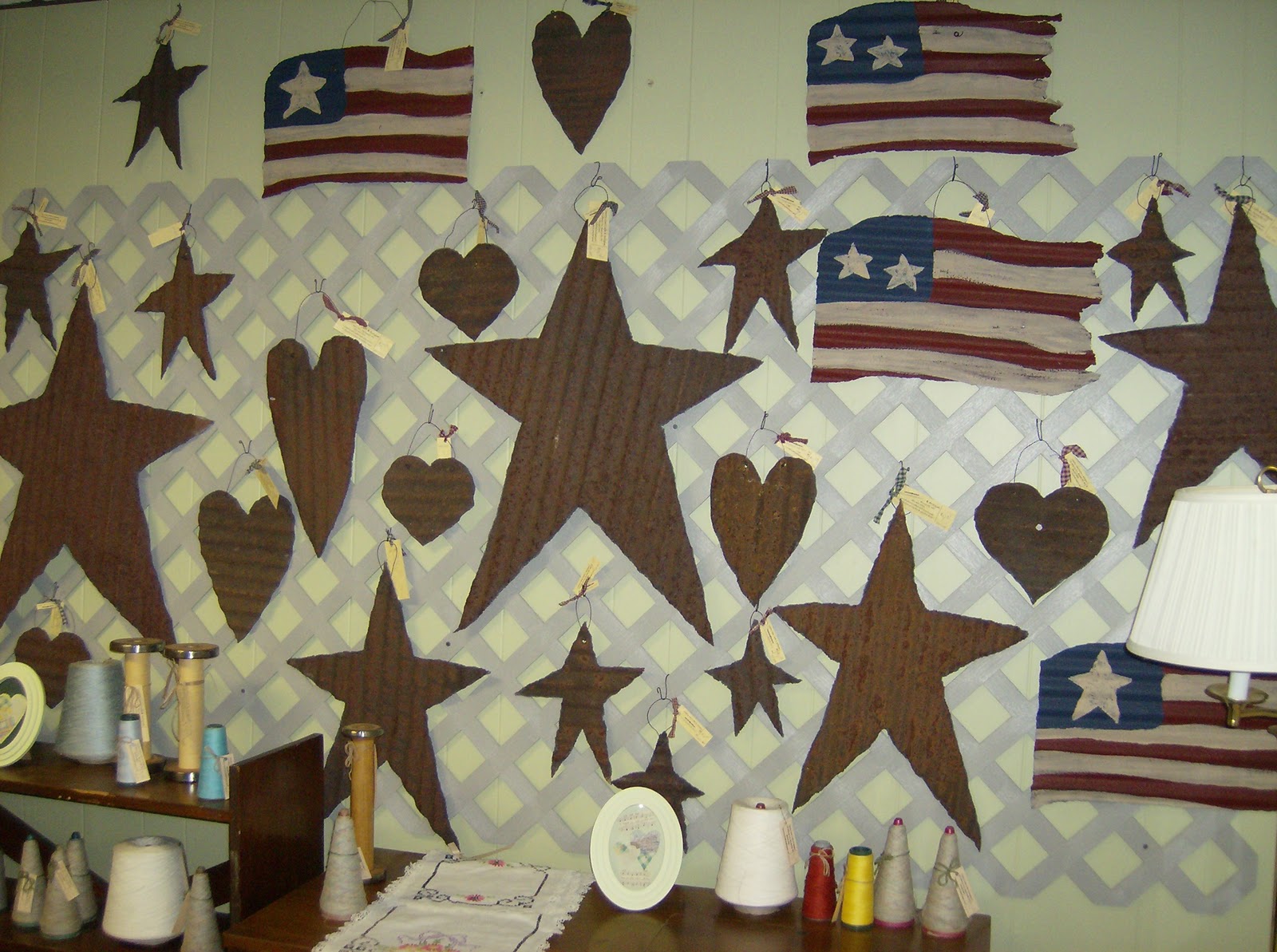Country Lane Crafts & Antiques: Rusty hearts, stars and flags oh my!