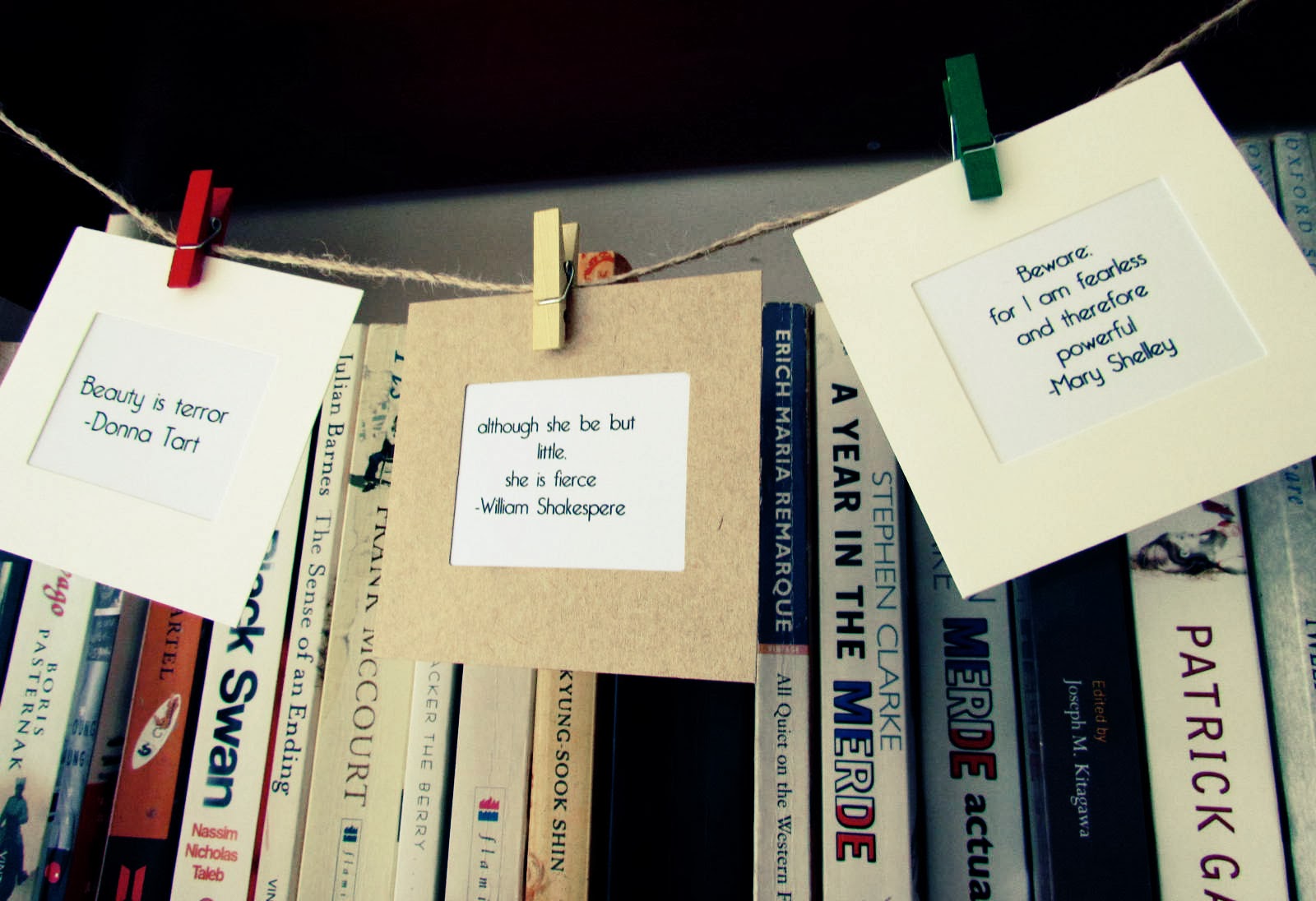 Book&aCuppa: DIY quotes display