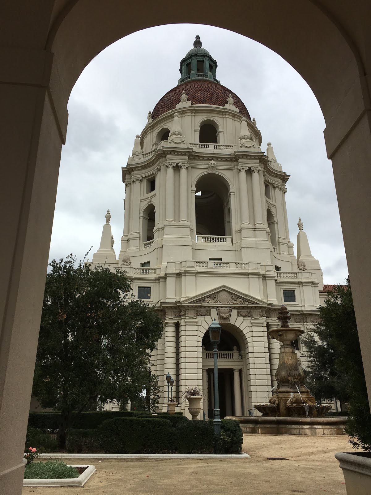 Experiencing Los Angeles: Parks and Rec: Pasadena City Hall