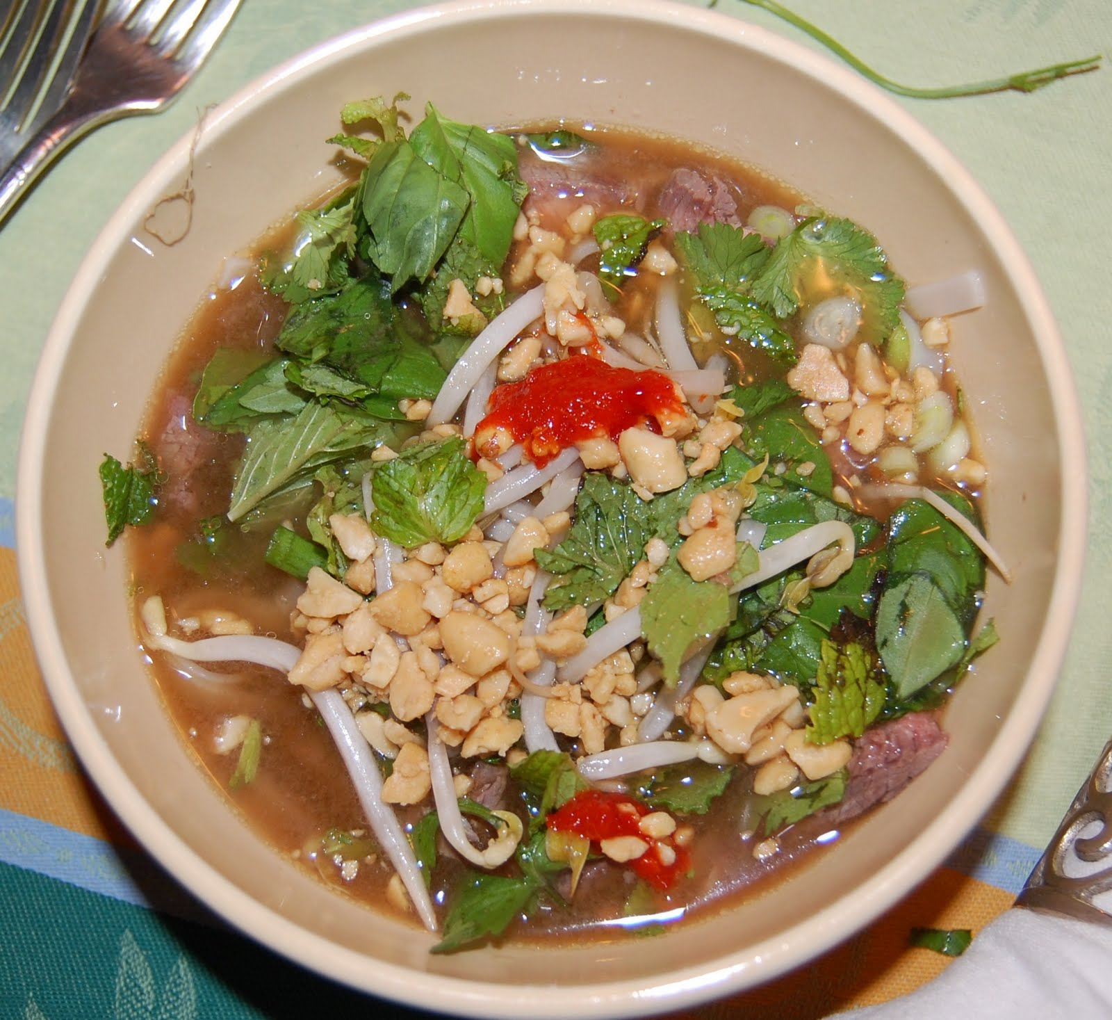 KnitOne,PearlOnion: Vietnamese Beef Noodle Soup (Pho Bo)