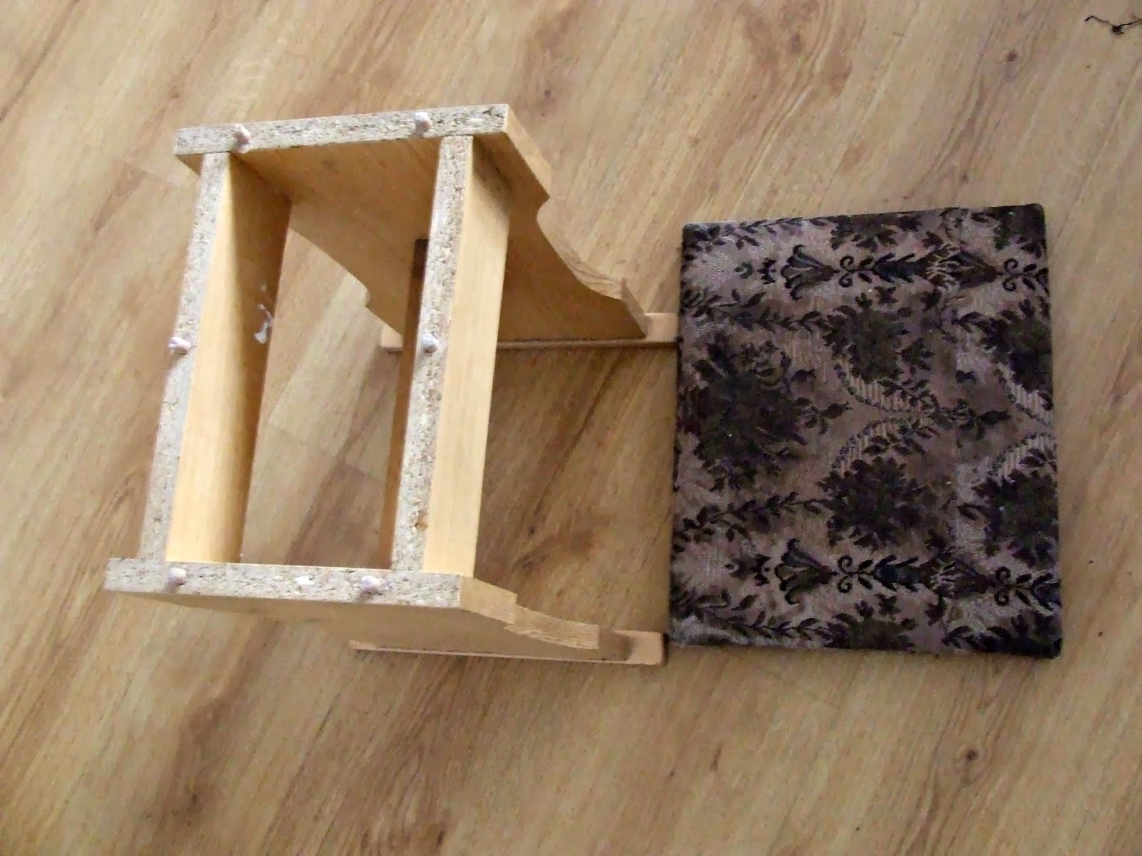 ECO MANUFAKTURA Pracownia Decoupage : Metamorfoza taboretów - krzesła DIY