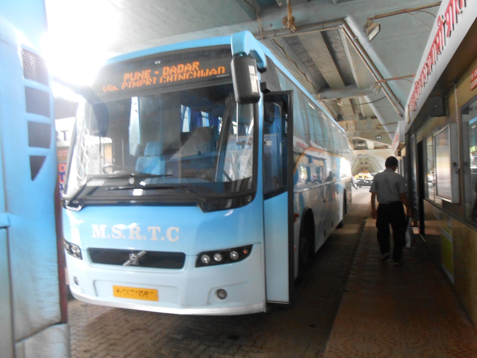 India's Transportation: New MSRTC Volvo 9400 with LED Indicator on ...