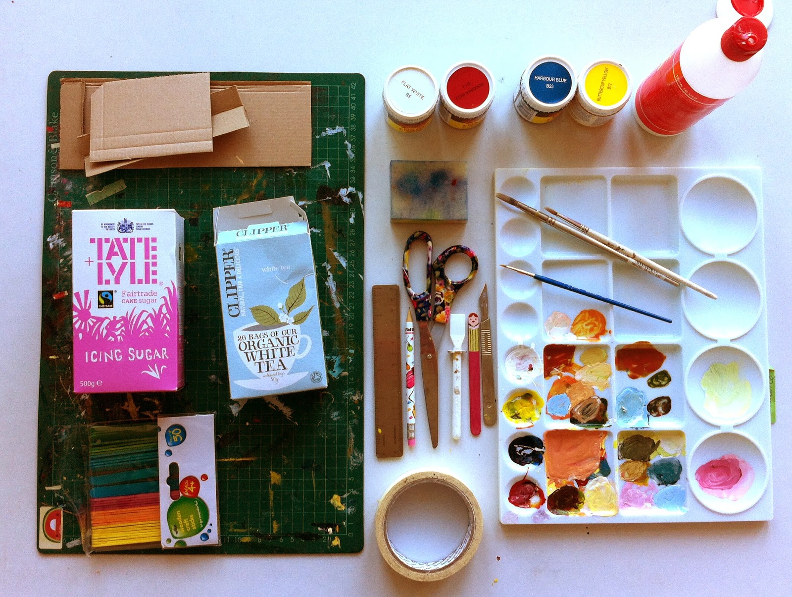 Have a go, Hannah: Mini Puppet Theatre Craft