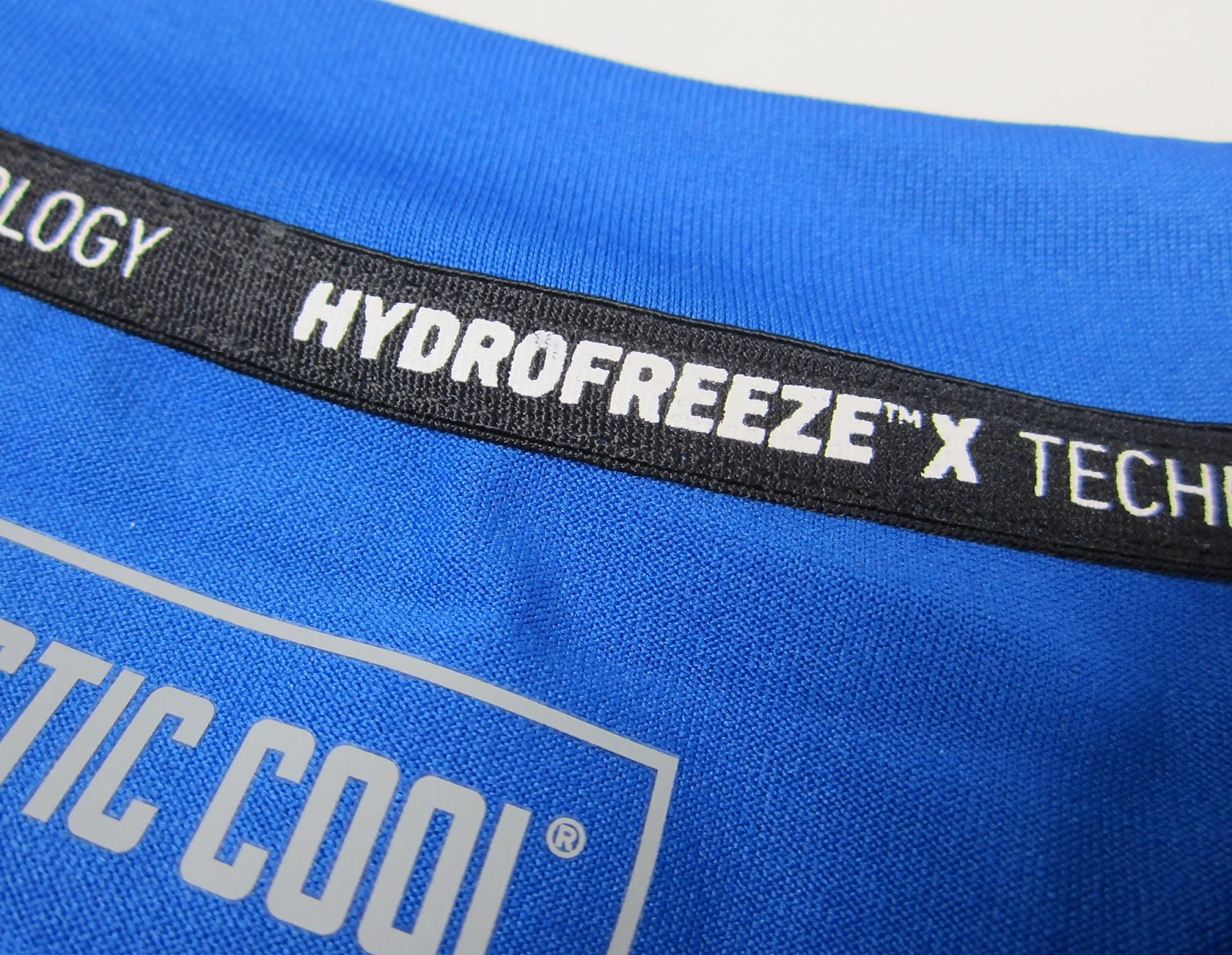 Living in THE BIG RING: Arctic Cool for the holidays!