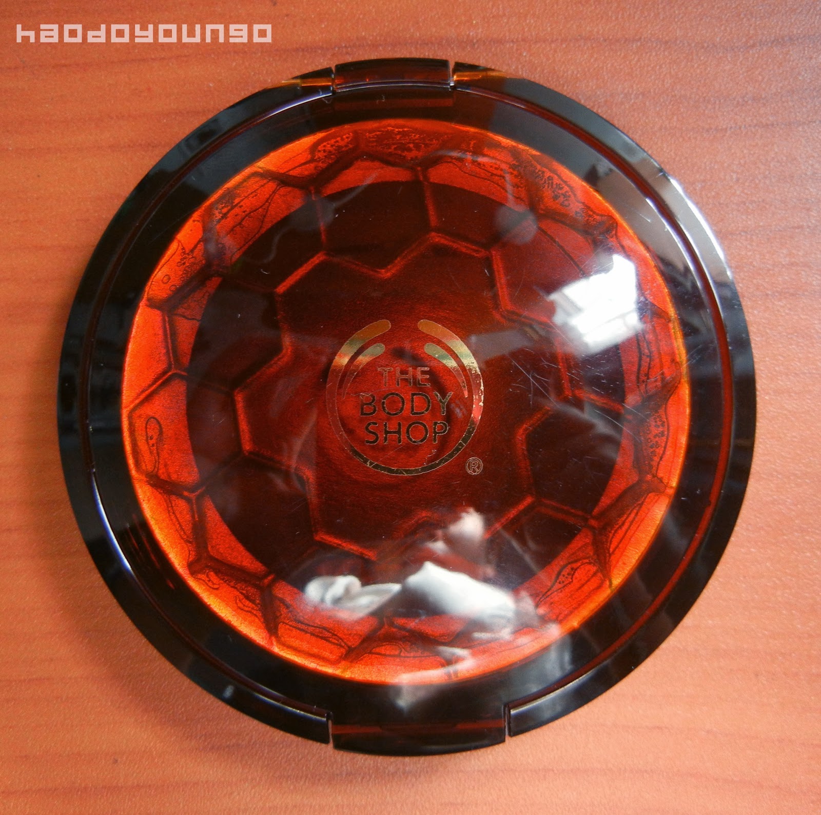 Review & Swatches: The Body Shop Honey Bronze Bronzing Powder in 04 ...