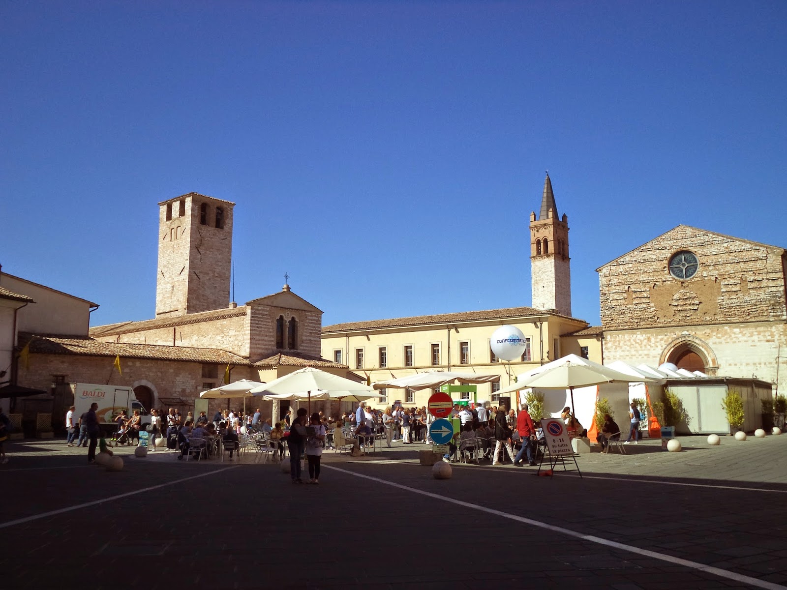 Barby's Travels: A day trip to Foligno / Una gita a Foligno