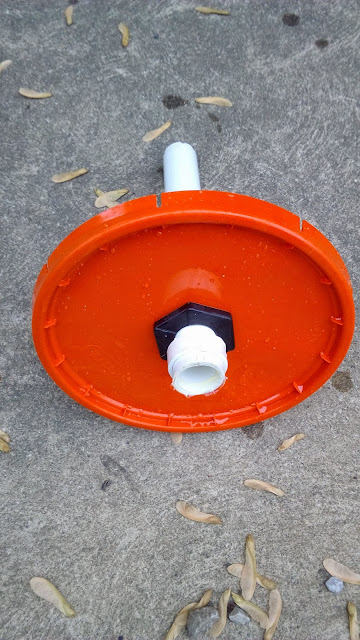Container Housing: A home made effective "waterless urinal"