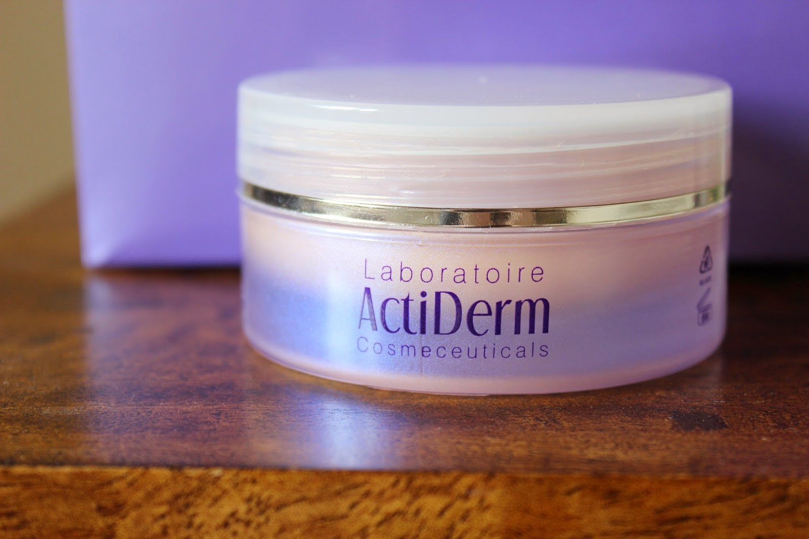 Allsorts and Anecdotes...: Review: ActiDerm "UltraDerm" Cream*
