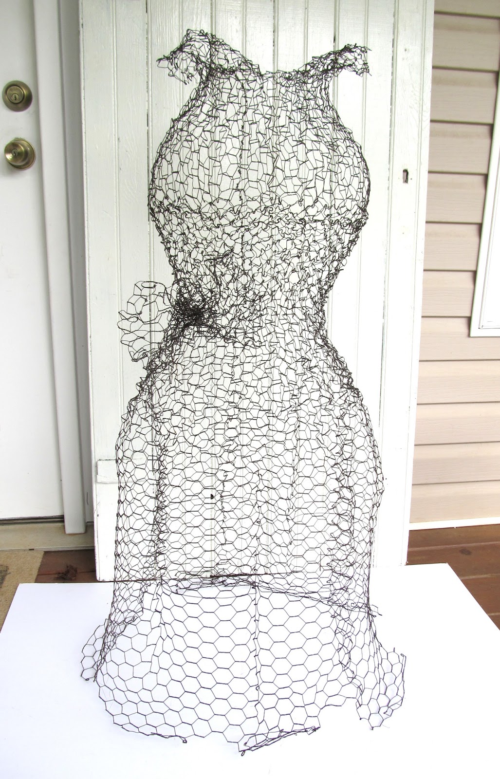 Sassytrash: Chicken Wire Dress