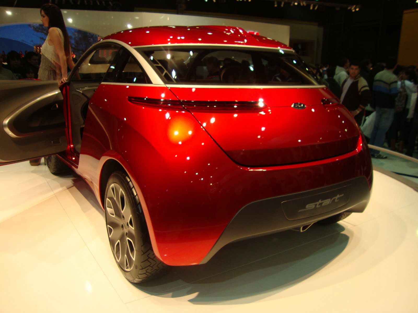 RODADOS EN ARGENTINA: SALON DEL AUTOMOVIL POR RODADOS EN ARGENTINA