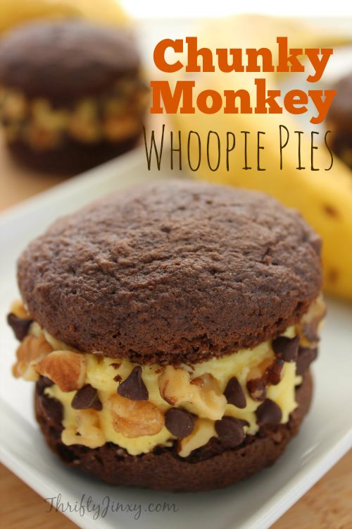 Chunky Monkey Whoopie Pies Recipe – Yummy Chocolate Banana Treat ...