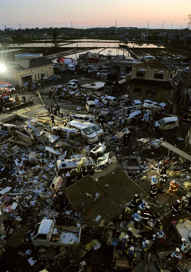 BLOG YETU: Tornado near Tokyo kills one, injures dozens