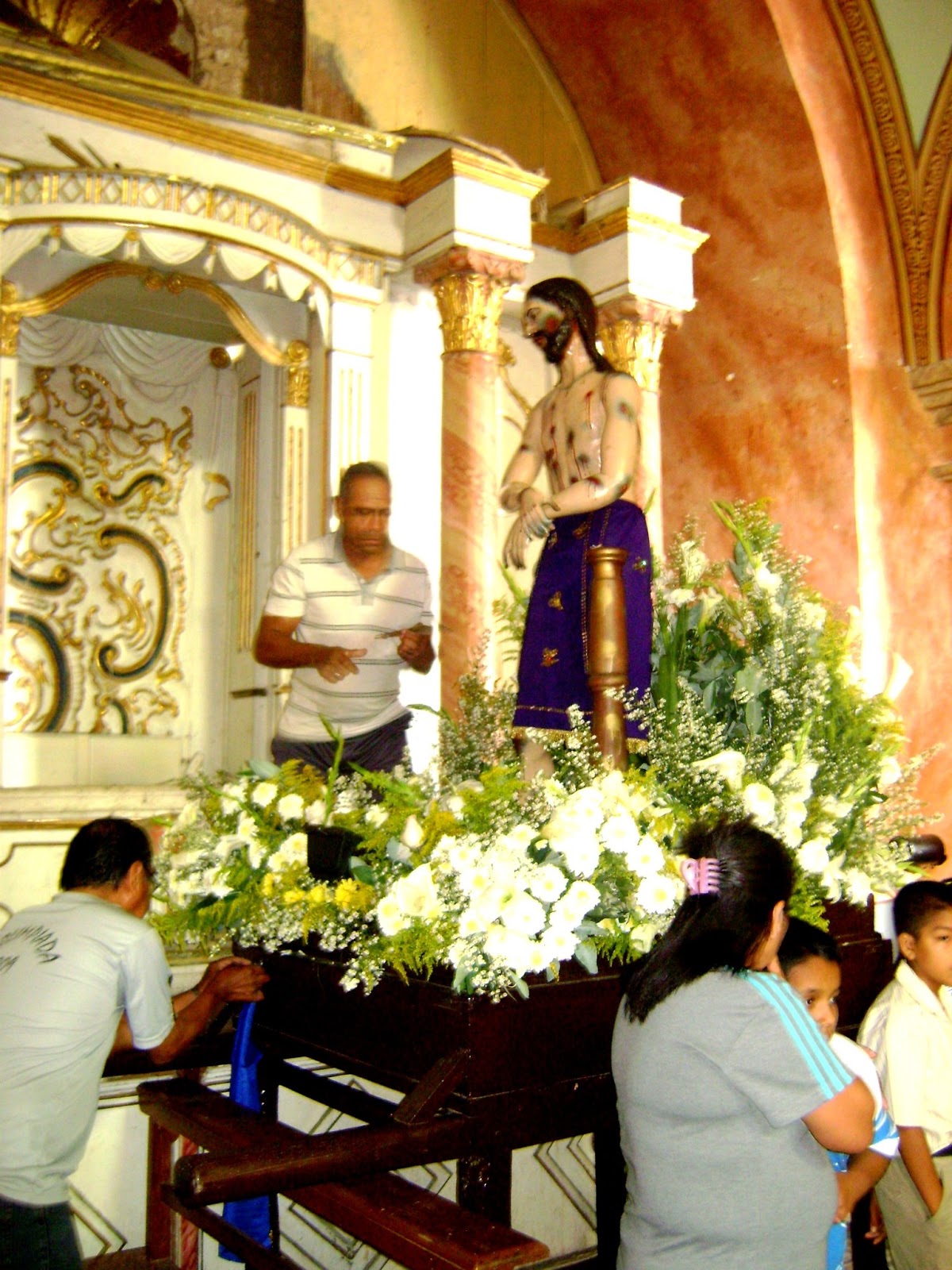 Hermandad Pascua de Resurrección: Tradicional arreglo de andas en ...