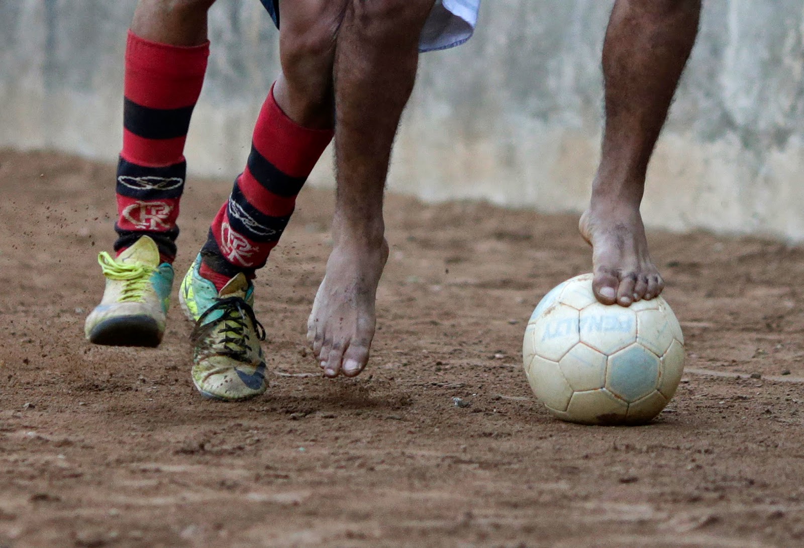 Spectacular Street Football Photography From Around The World (Gallery ...