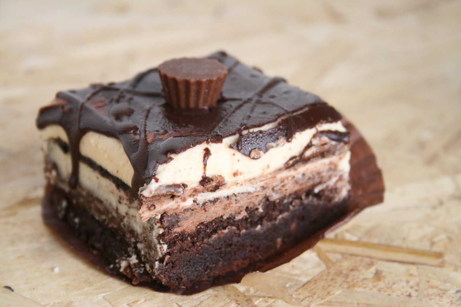 Bake - a - holic: ele Cake Co