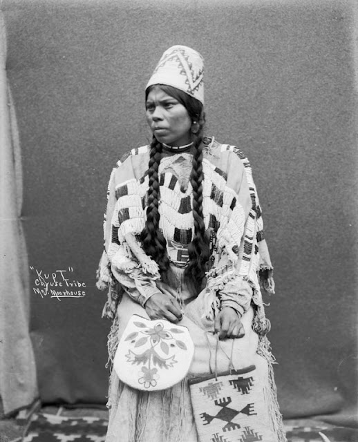 White Wolf : Stunning Portraits of Cayuse People From The Early 1900s