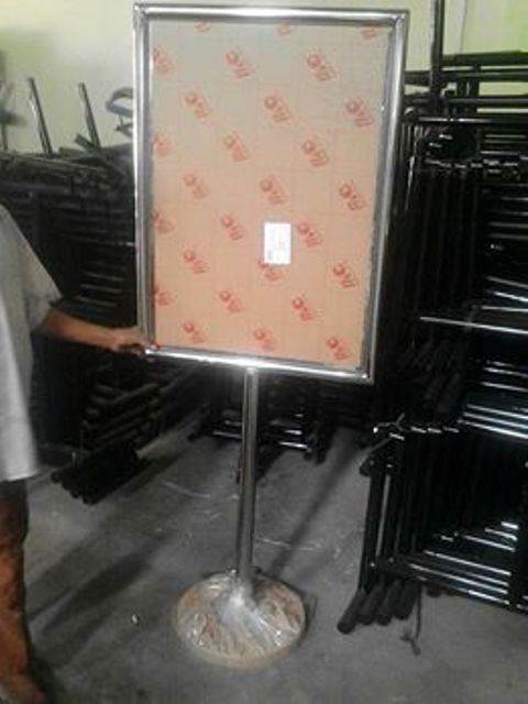 Jual Tiang Display Standing Signage Poster Papan Informasi - Prima ...