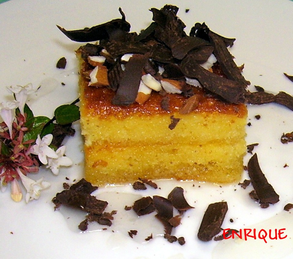 La Cocina De Enrique Bizcocho Borracho Con Almendras Y Virutas De