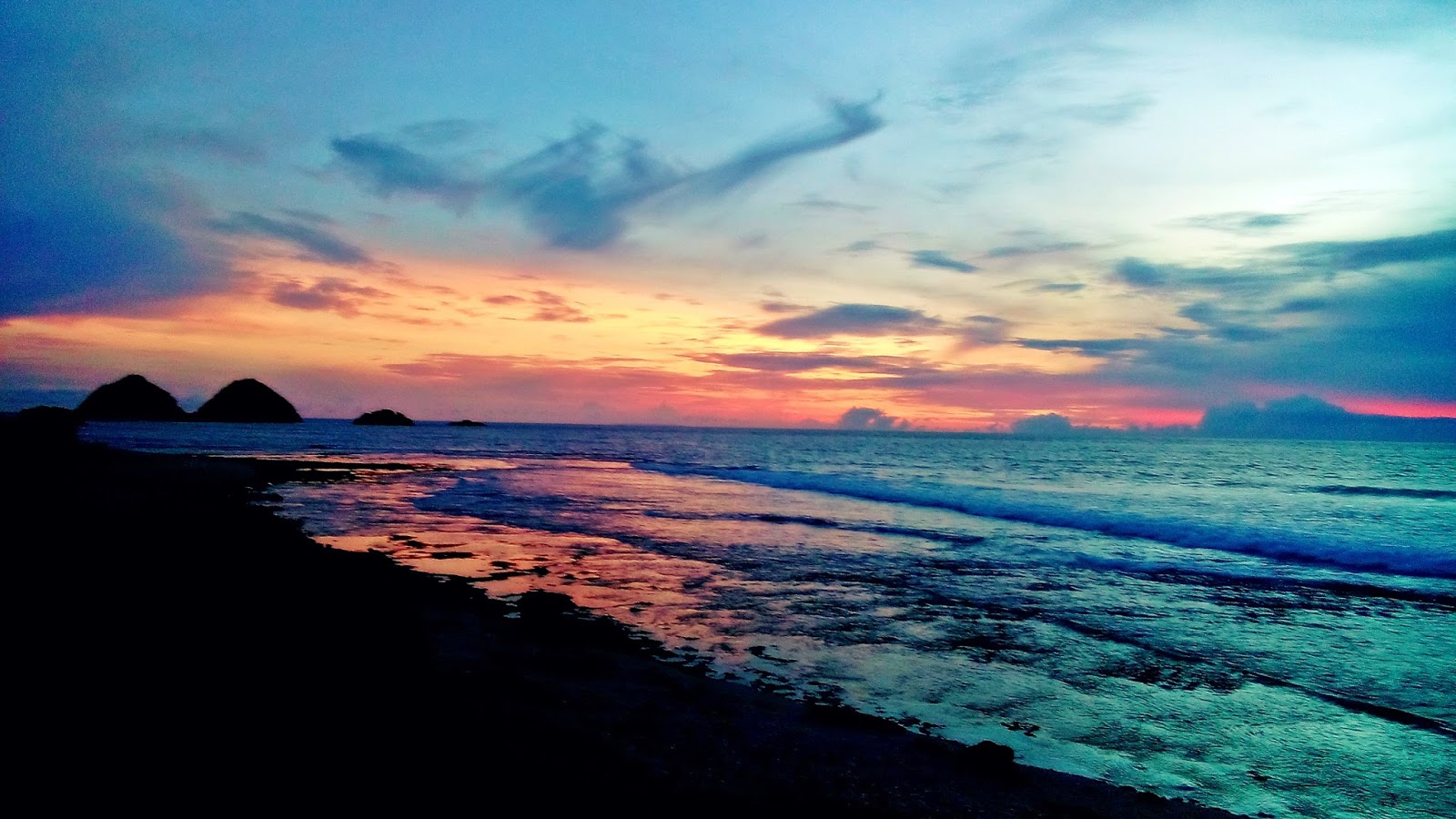 TravelWithShark: Sunset ~ Pagudpud