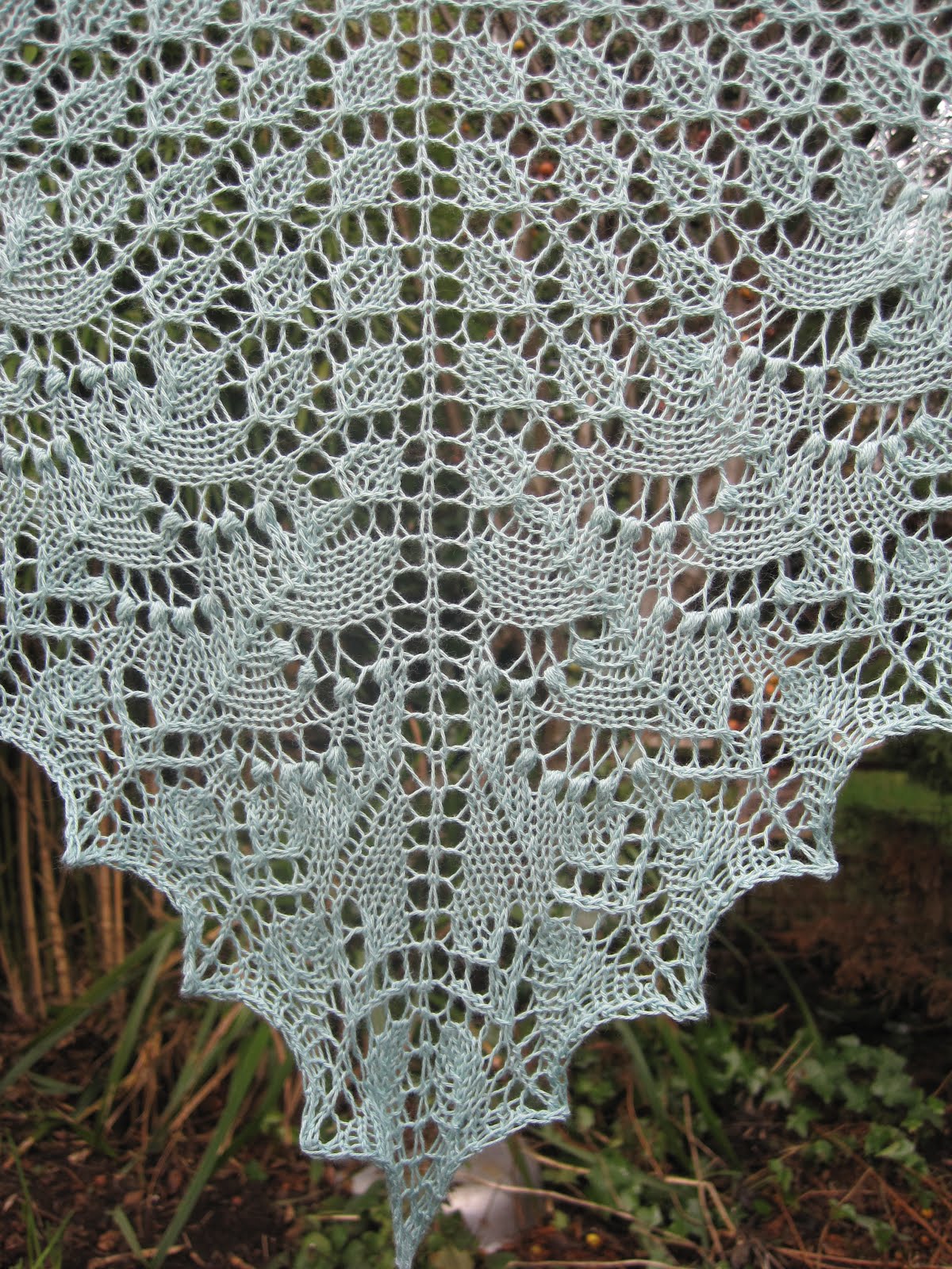 Tam-O'-Banter: Enlarging Swallowtail Lace Shawl by Evelyn Clark