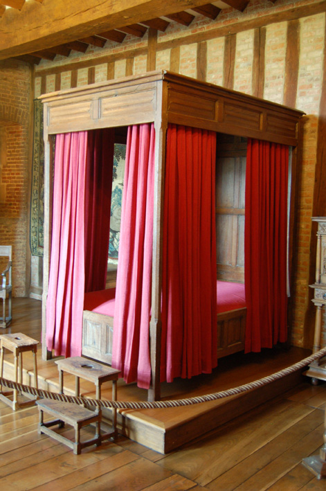 St. Thomas guild - medieval woodworking, furniture and other crafts ...