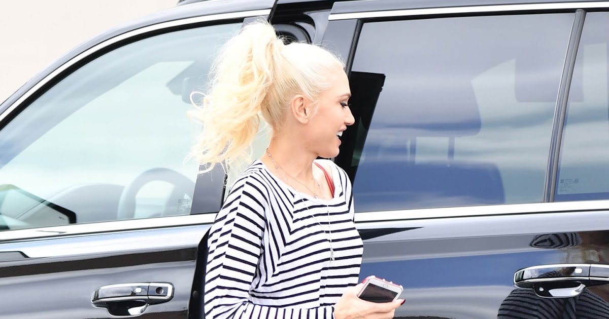 Celebrity Legs And Feet In Tights Gwen Stefani`s Legs And Feet In Tights 6