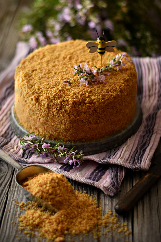 Sweet Gula: Medovik Cake | Russian Honey Cake