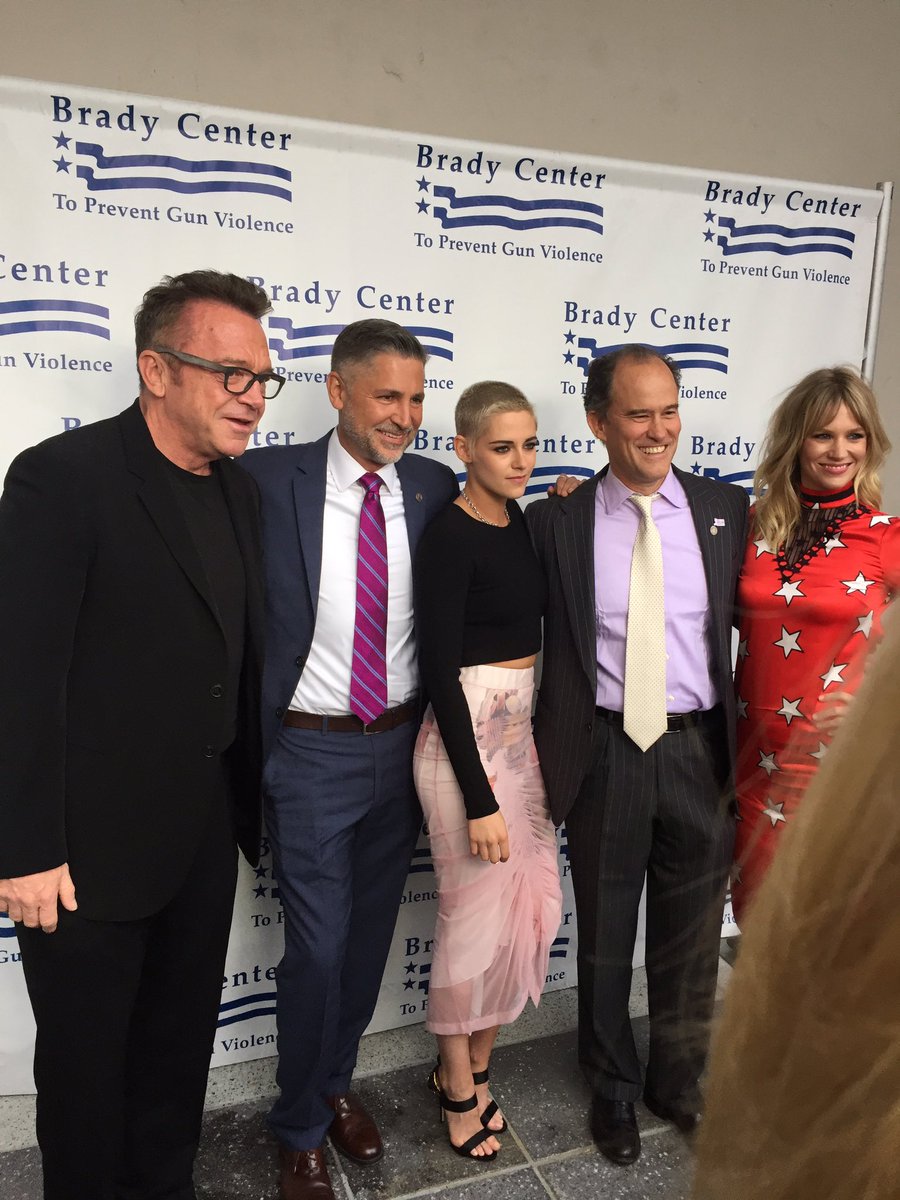 Robert & Kristen: Kristen lors du Brady Center Bear Awards Gala à Los ...