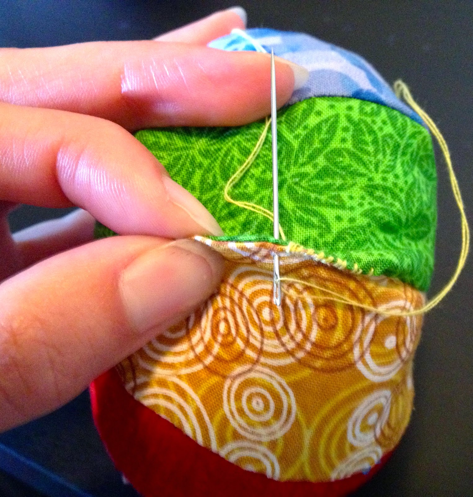 LifeIsSew: Simple Pincushion Tutorial