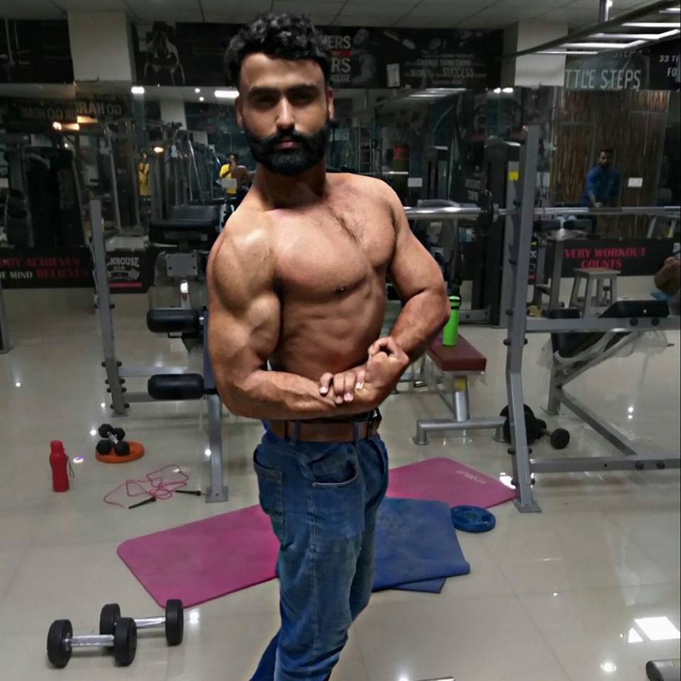 world bodybuilders pictures: pakistan bahawalpur bodybuilder usama niazi